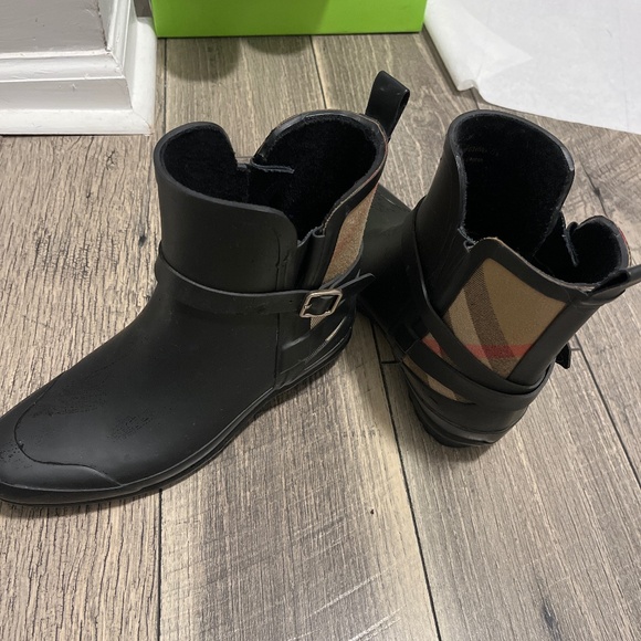 Burberry | Shoes | Burberry Rain Boots Women | Poshmark